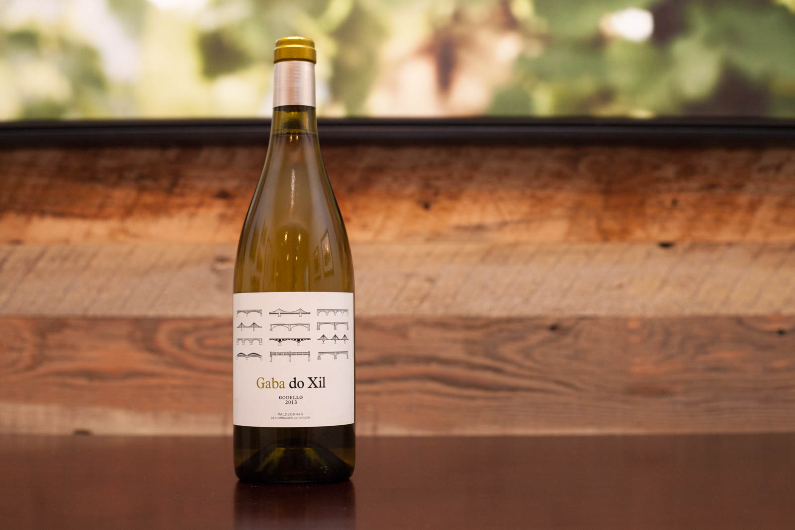 First Taste Guide to Godello | Spanish Wine | Opening a Bottle